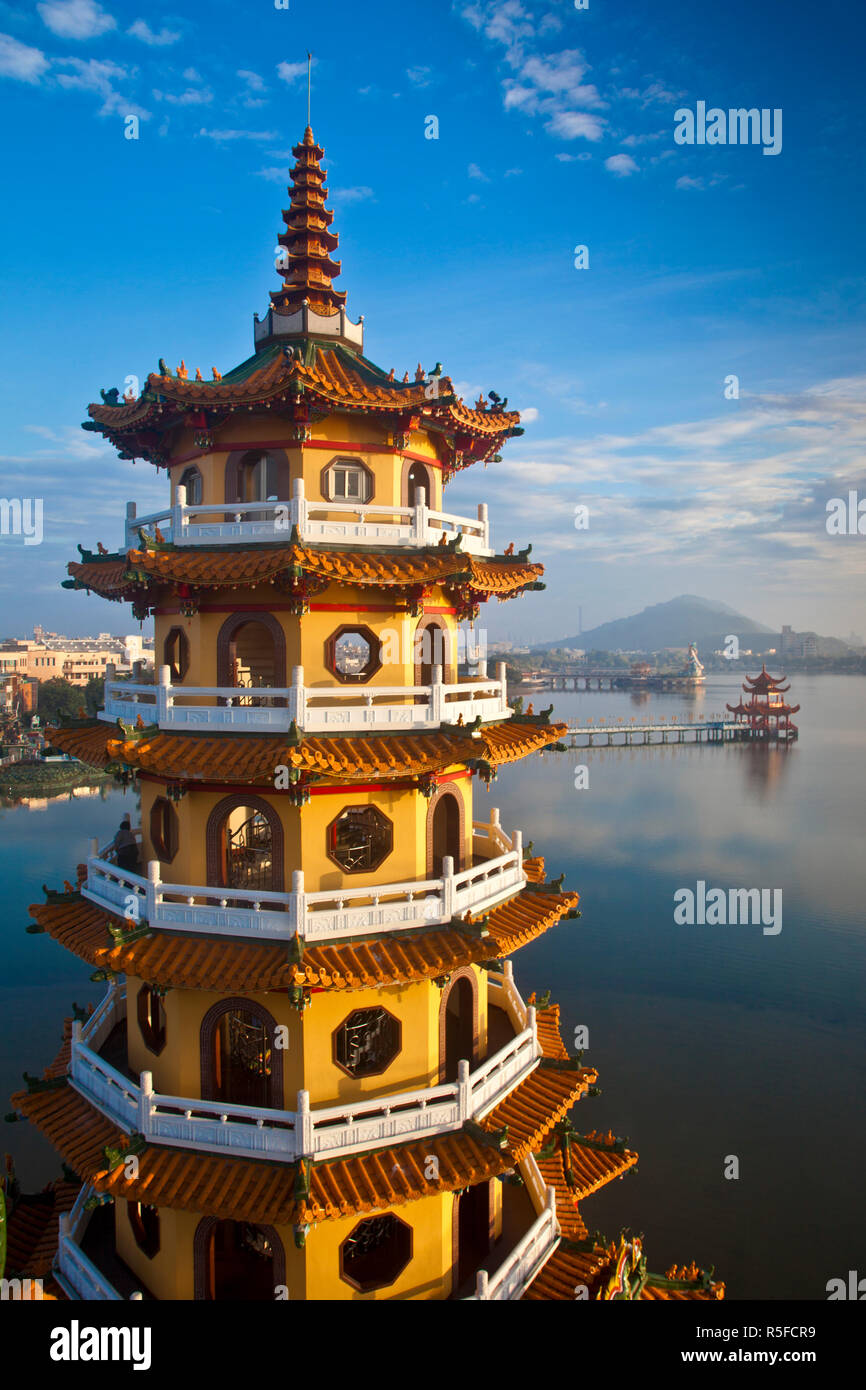 Spring dragon temple hi-res stock photography and images - Alamy