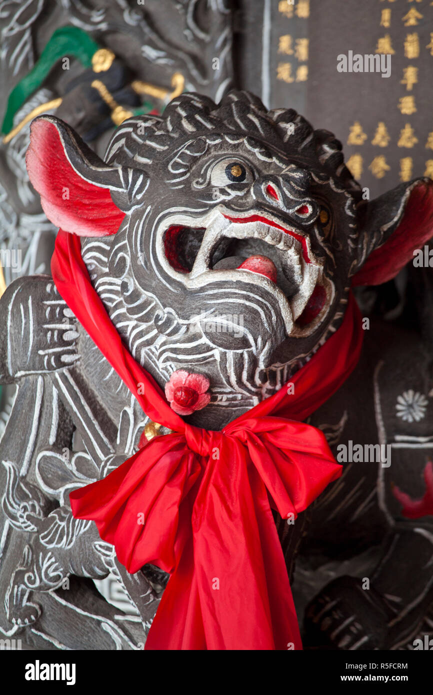 Taiwan, Kaohsiung, Lotus pond, Temple of Enlightenment - Chi Ming Tang ...