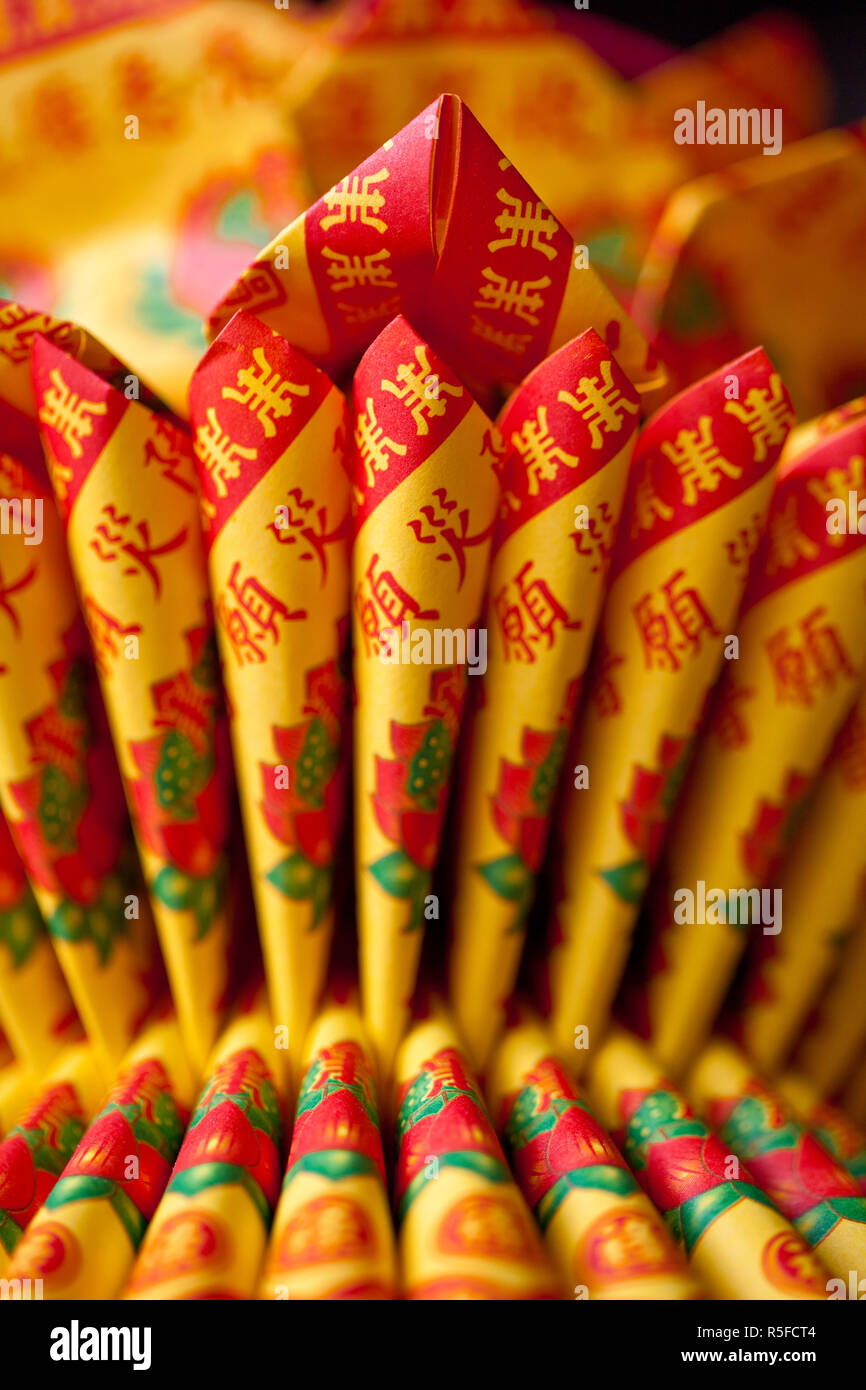 Taiwan, Kaohsiung, Lotus pond, Temple of Enlightenment - Chi Ming Tang ...