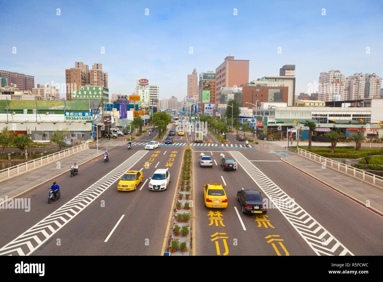 Taiwan, Kaohsiung, Traffic on City center road Stock Photo - Alamy