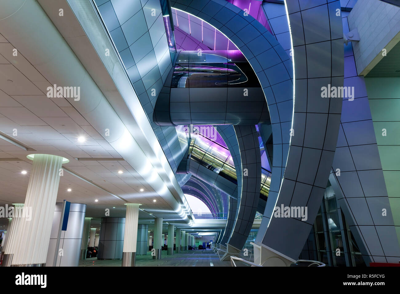 Dubai international airport terminal 3 hi-res stock photography and ...