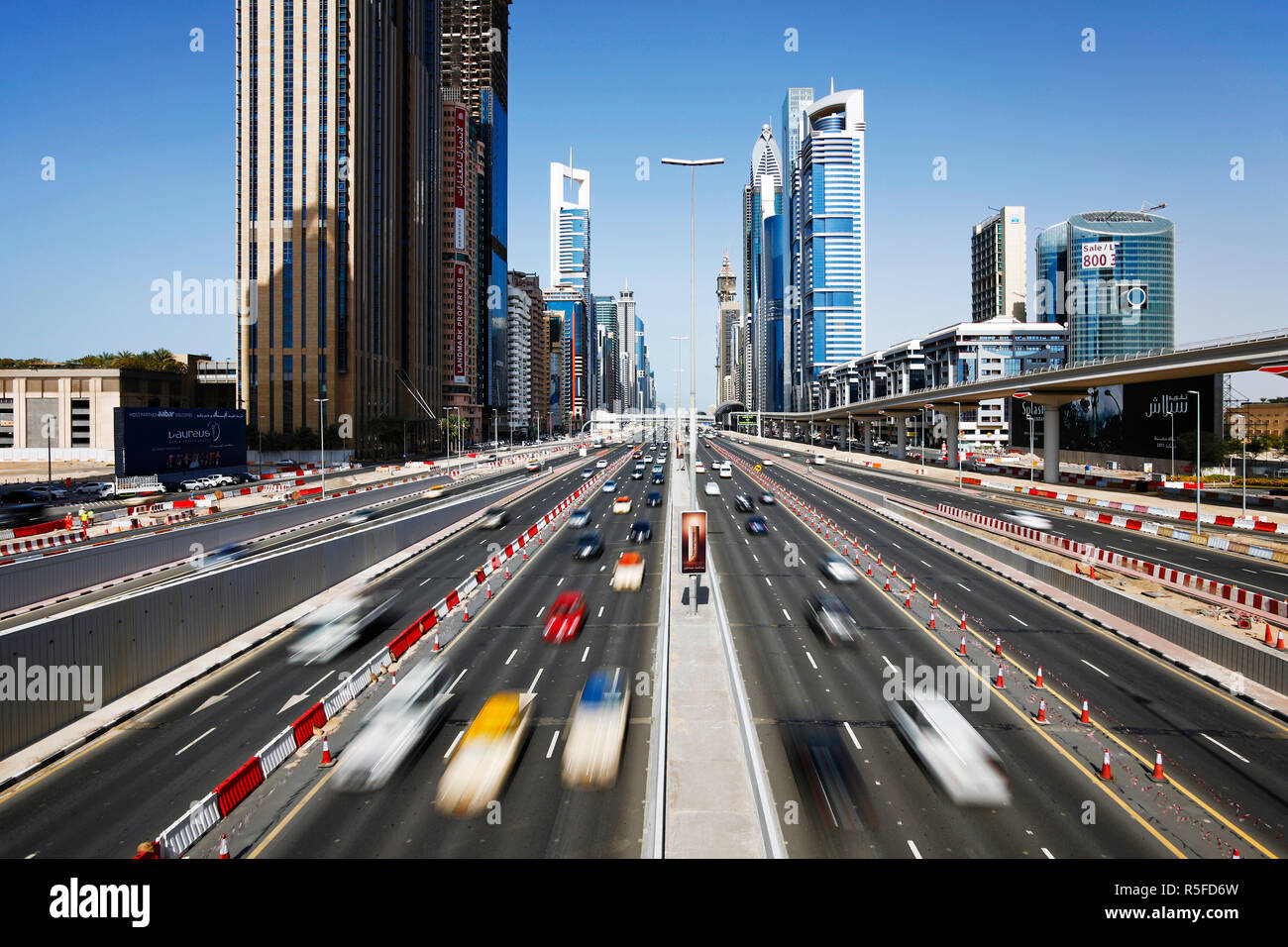 Dubais hi-res stock photography and images - Alamy
