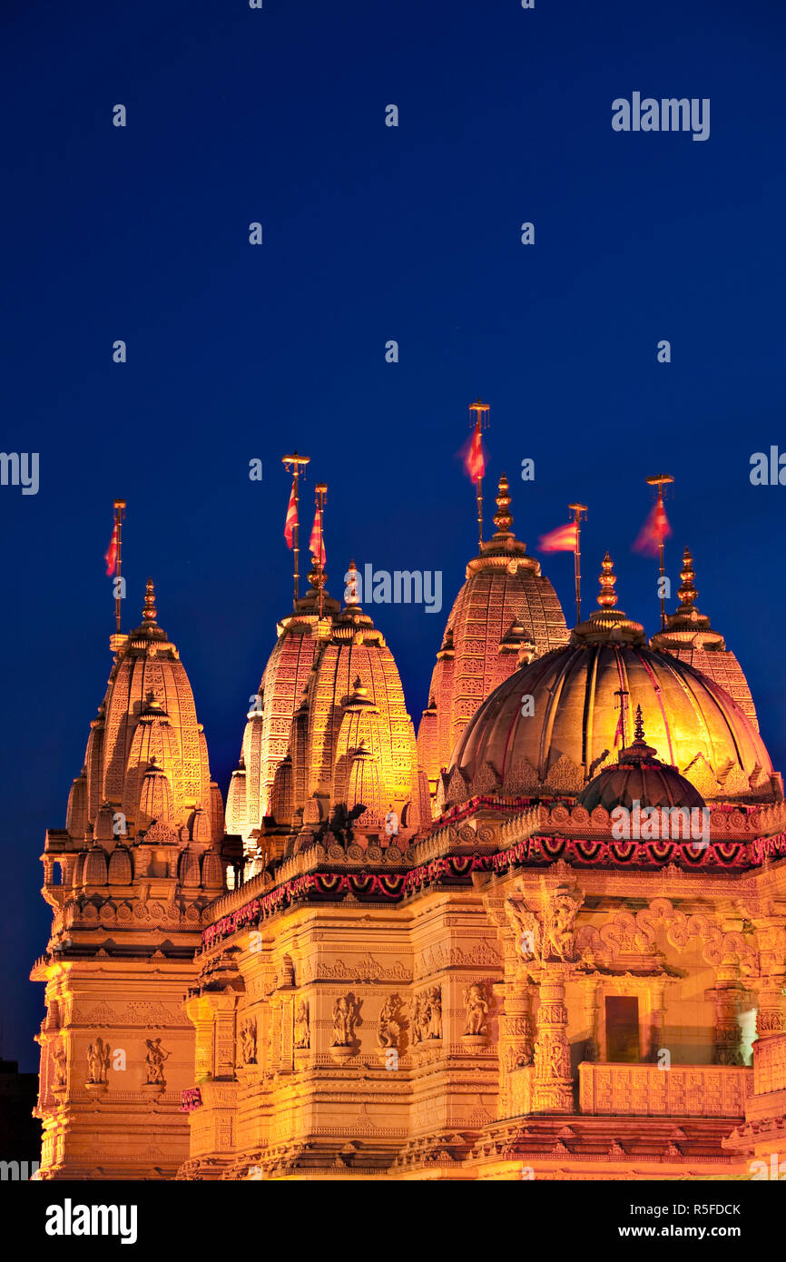England, London, Neasden, Shri Swaminarayan Mandir Temple illuminated ...
