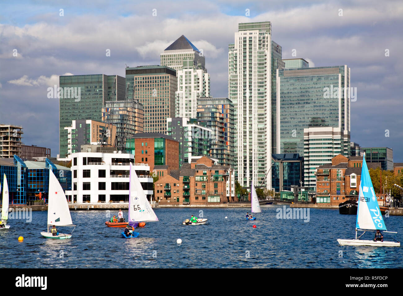 Millwall docks hi-res stock photography and images - Alamy
