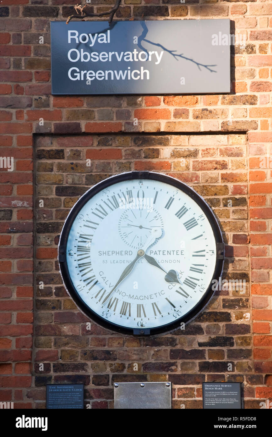 The shepherd 24 hour gate clock hi-res stock photography and images - Alamy
