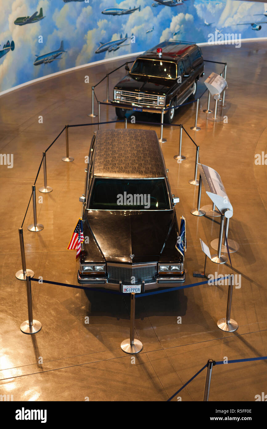 Presidential limousine hi-res stock photography and images - Alamy