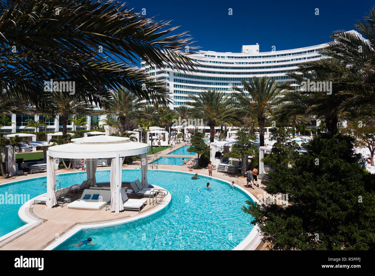 USA, Miami Beach, Fontainebleu Hotel, poolside Stock Photo - Alamy