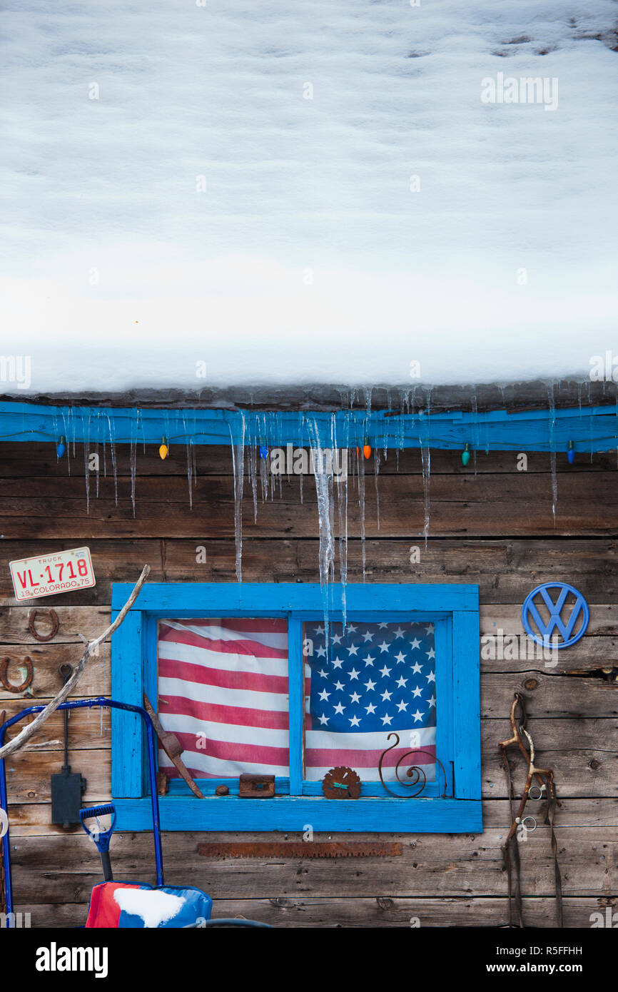 Us flag in window hi-res stock photography and images - Alamy