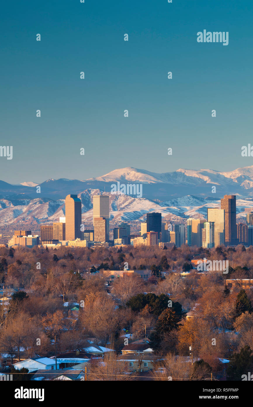 USA, Colorado, Denver, city view and Rocky Mountains from the east ...