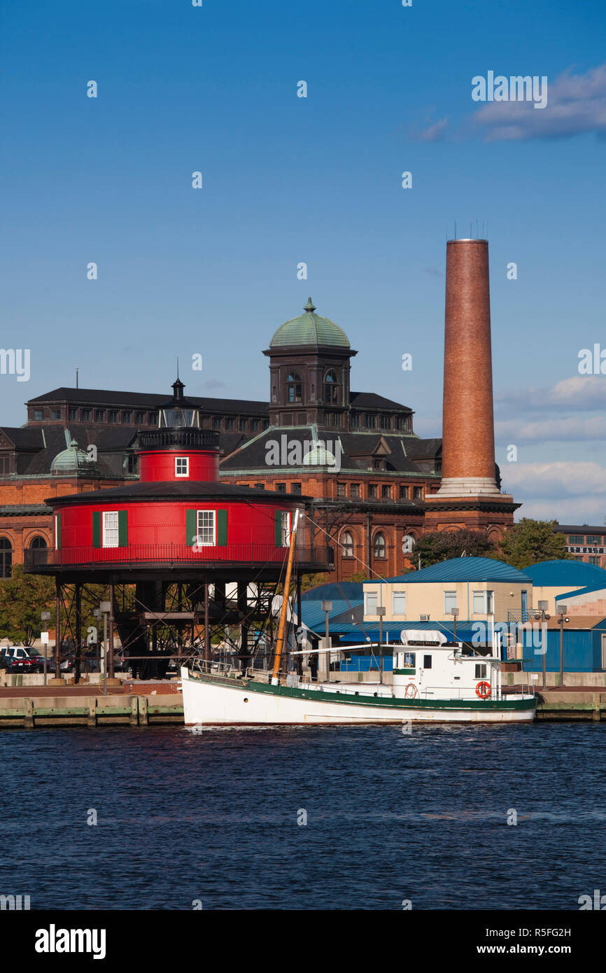 USA, Maryland, Baltimore, Inner Harbor, Pier 5, Seven Foot Knoll Screw ...