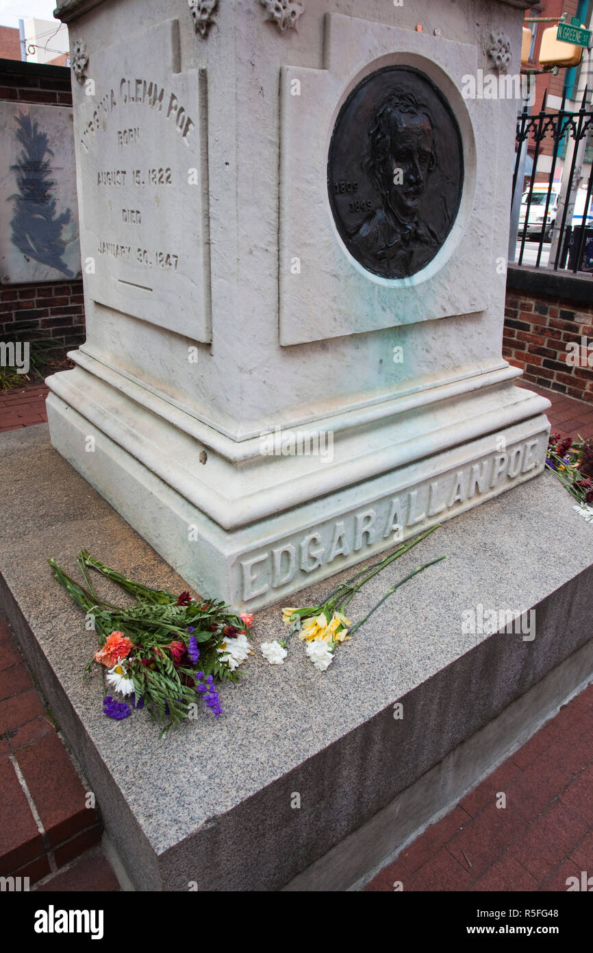 Edgar allan poe grave hi-res stock photography and images - Alamy
