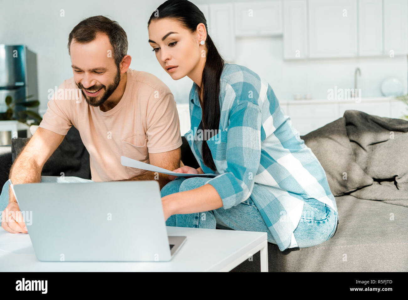 Beautiful woman husband doing hi-res stock photography and images - Alamy