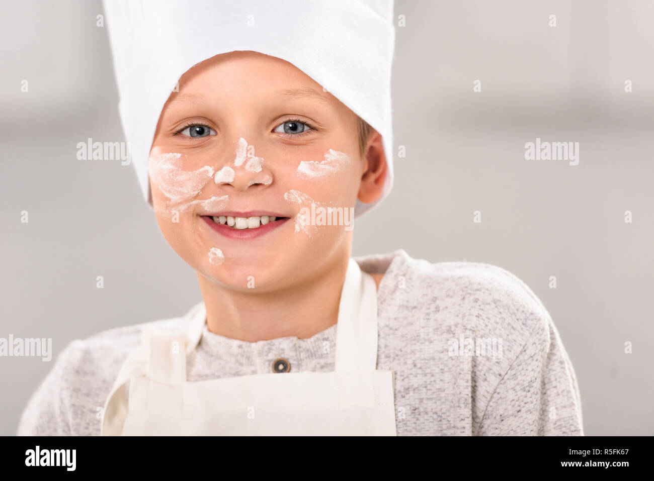 Flour on face hi-res stock photography and images - Alamy