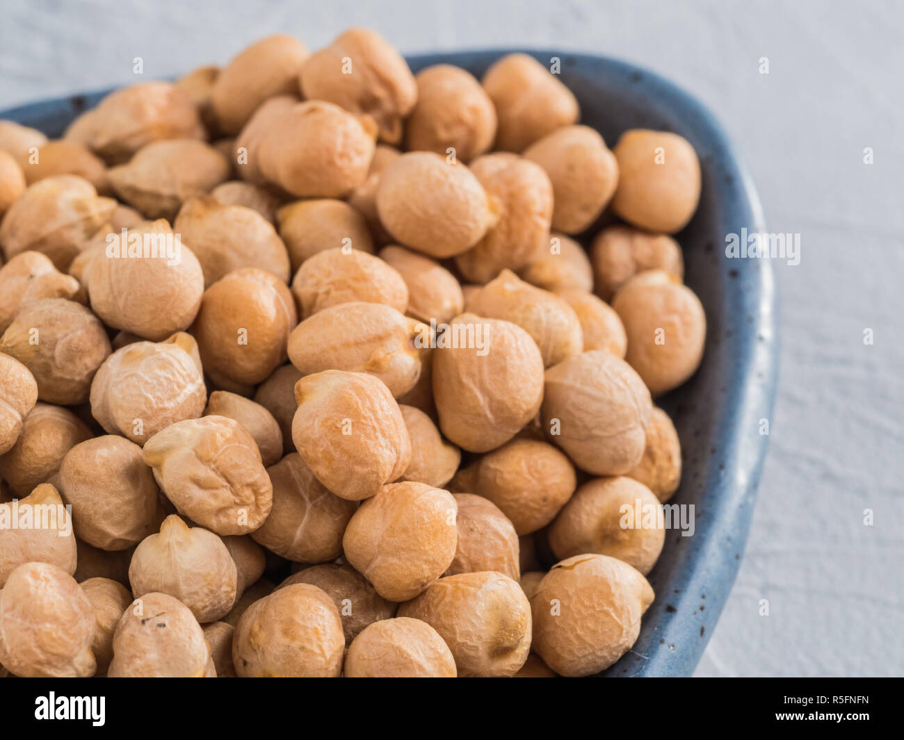 raw chickpea close up Stock Photo - Alamy