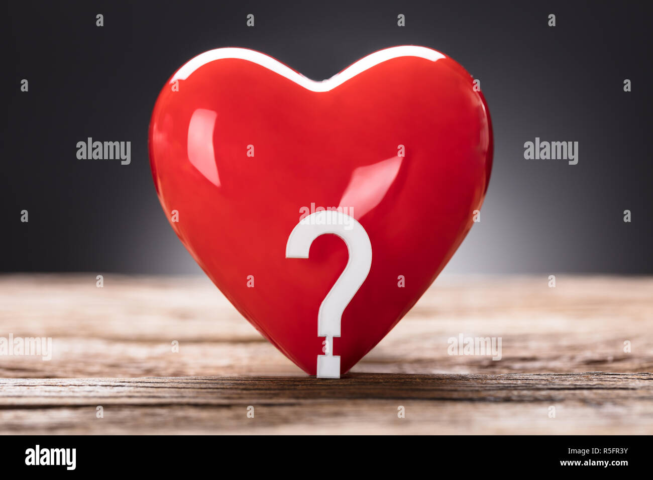 Love question mark hi-res stock photography and images - Alamy