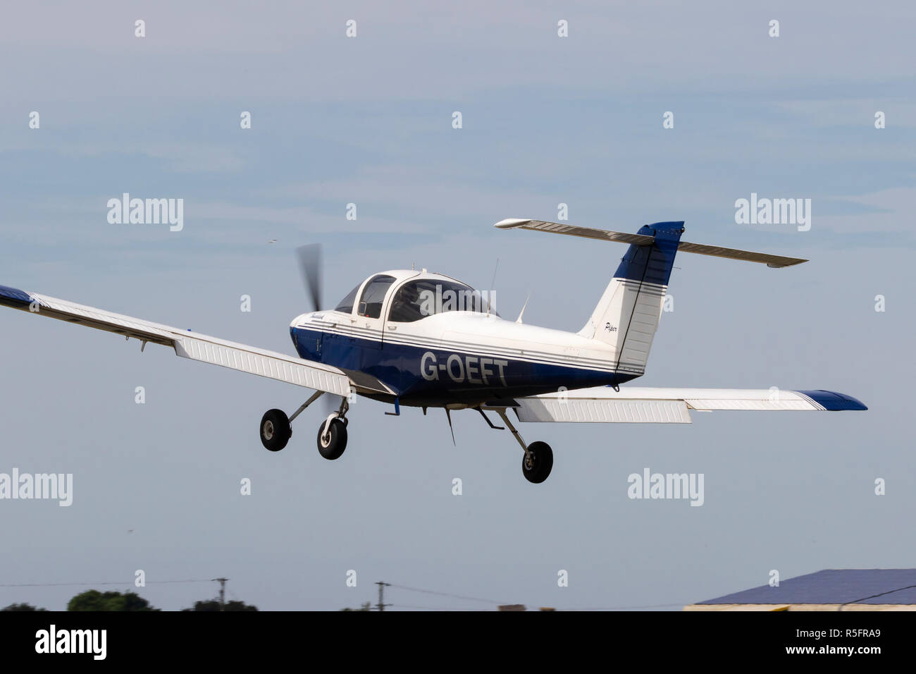 Piper PA-38-112 Tomahawk G-OEFT Stock Photo - Alamy