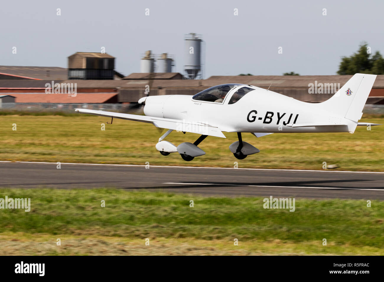 Pulsar aircraft plane hi-res stock photography and images - Alamy