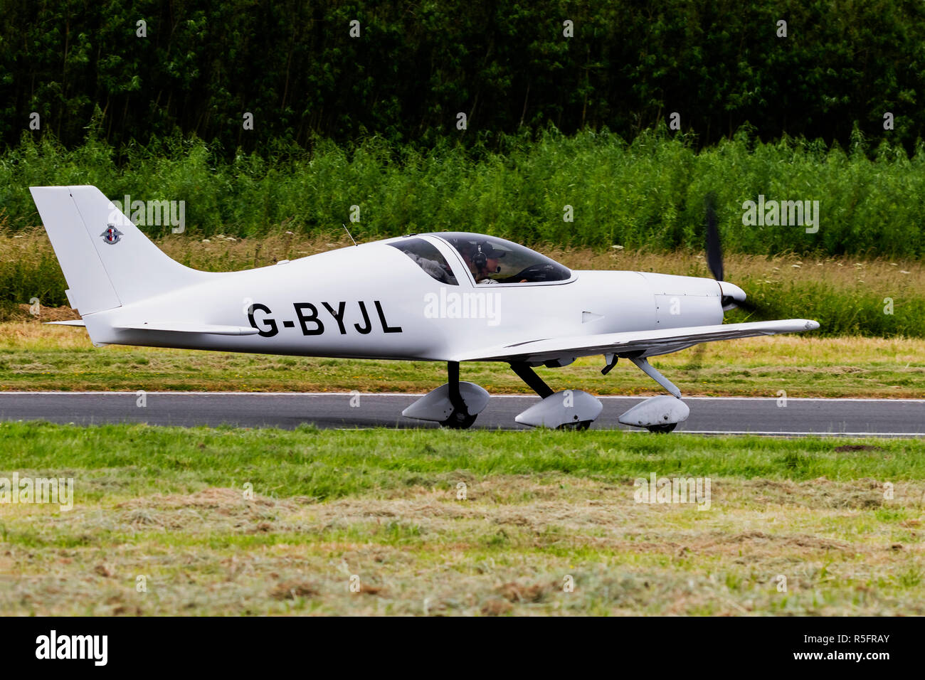 Pulsar aircraft plane hi-res stock photography and images - Alamy