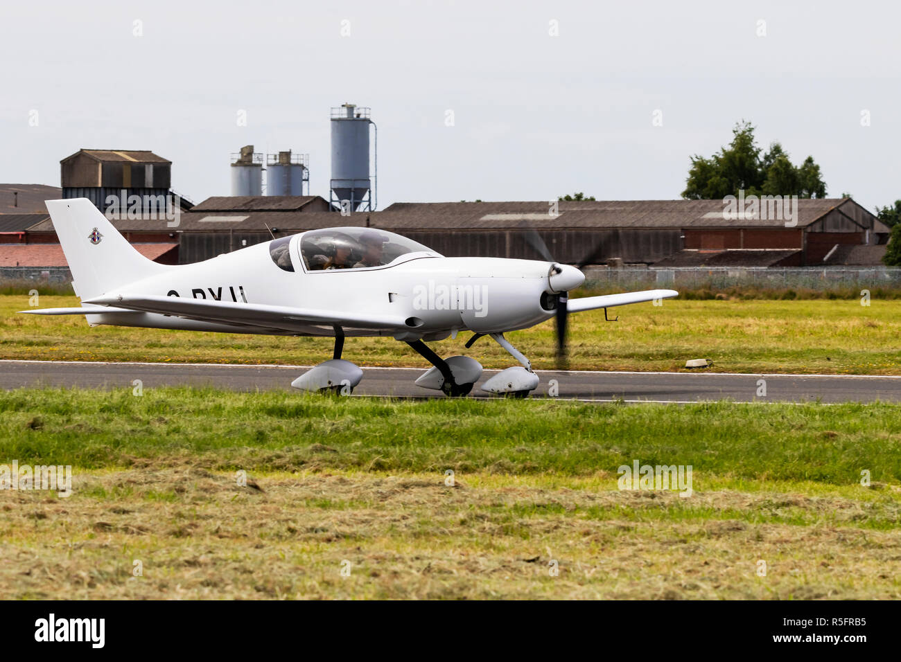 Pulsar aircraft plane hi-res stock photography and images - Alamy