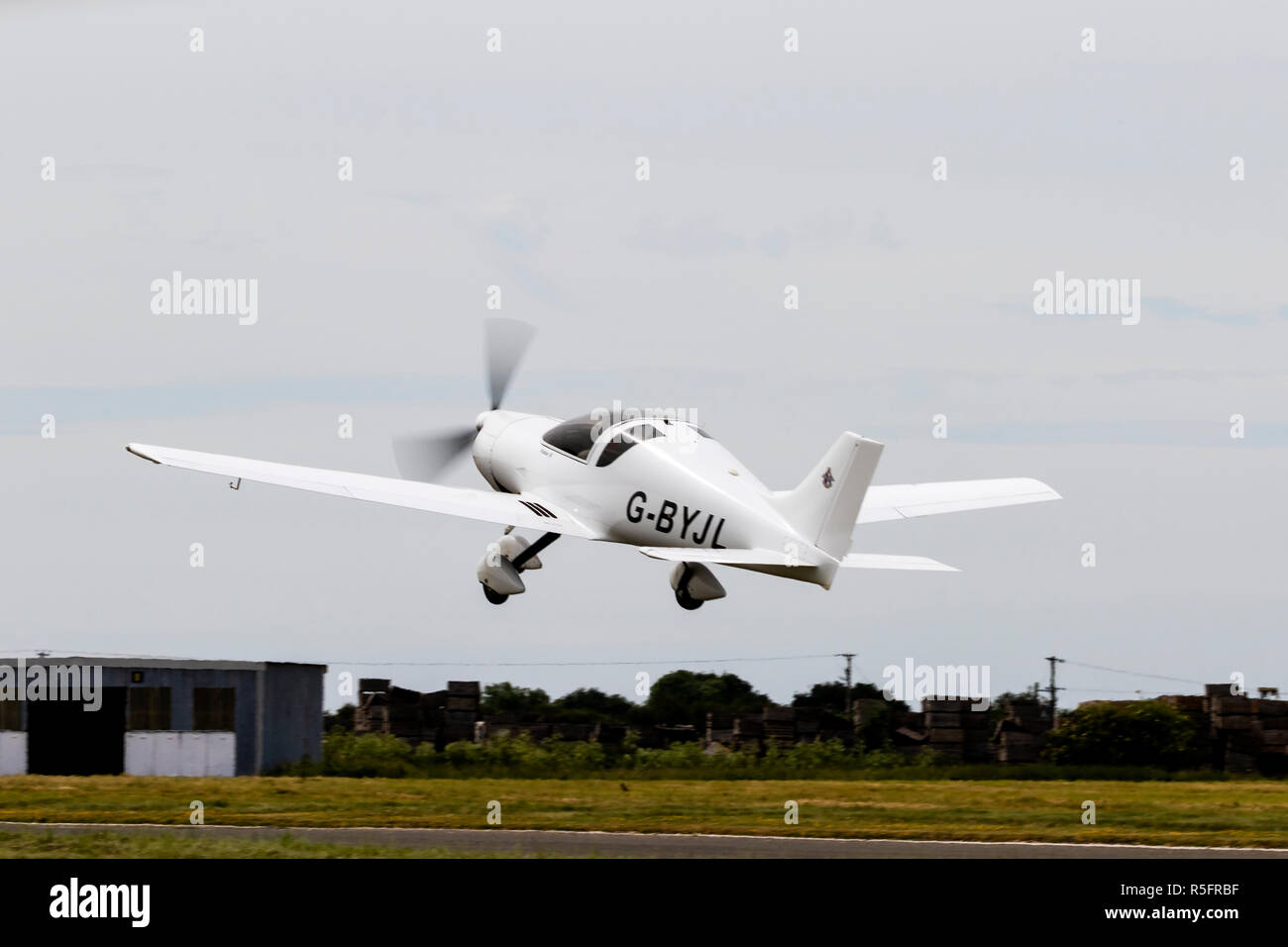 Pulsar aircraft plane hi-res stock photography and images - Alamy