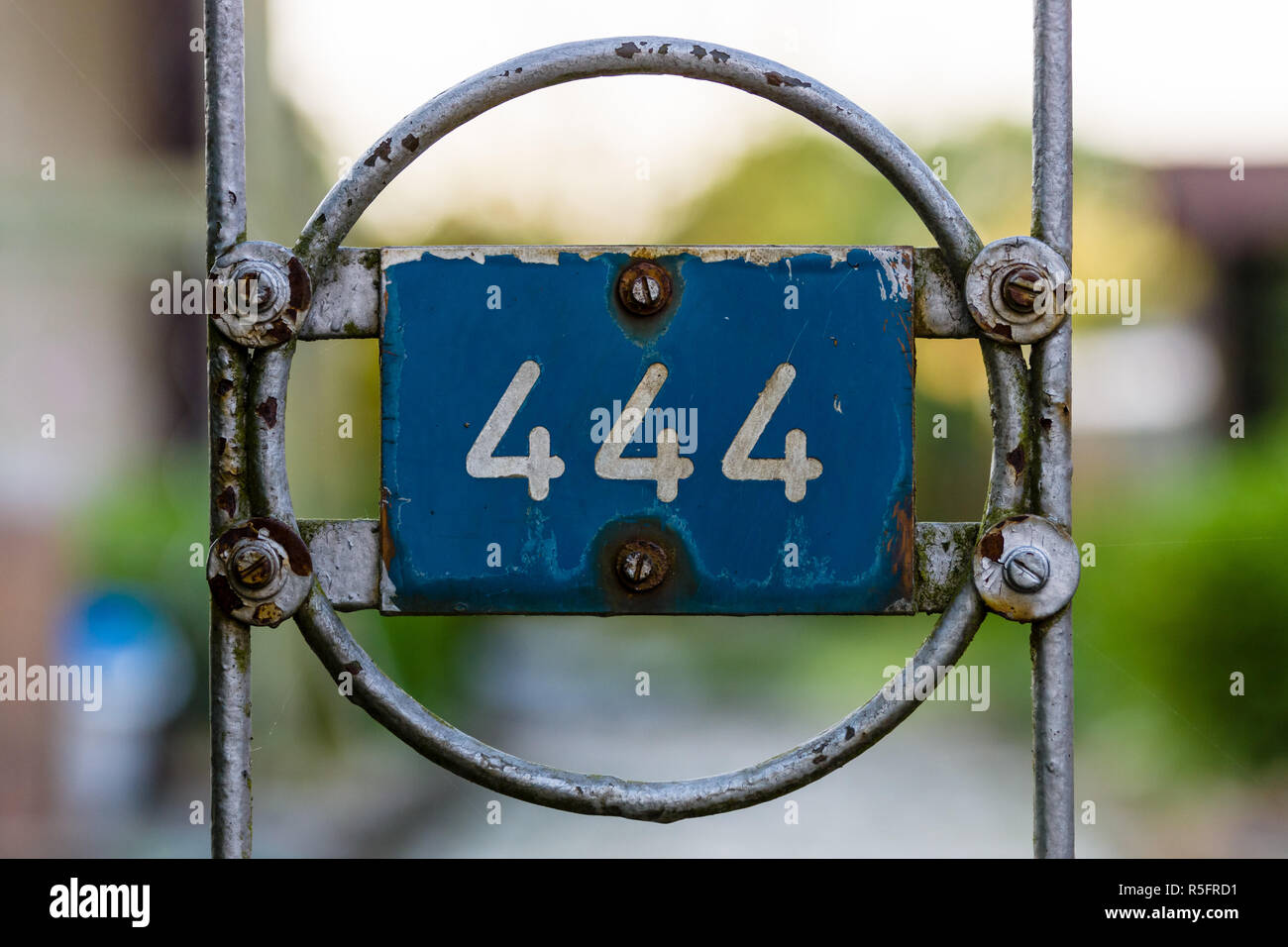 Old square plate hi-res stock photography and images - Alamy