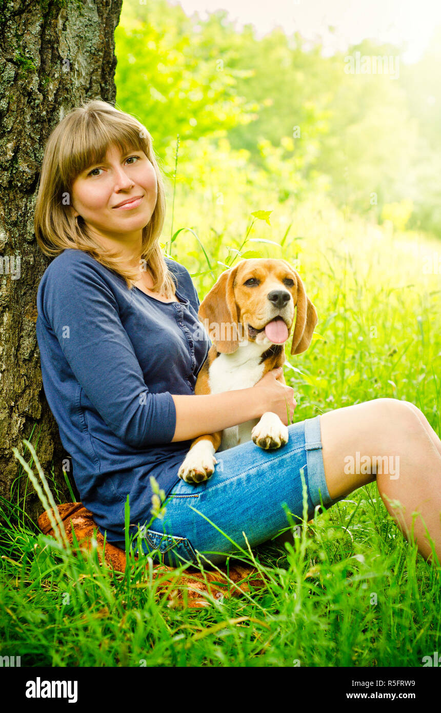 Beagle smile hi-res stock photography and images - Alamy