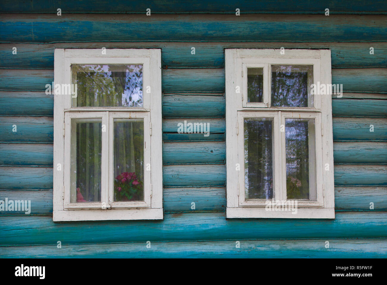 Traditional russian buildings hi-res stock photography and images - Alamy