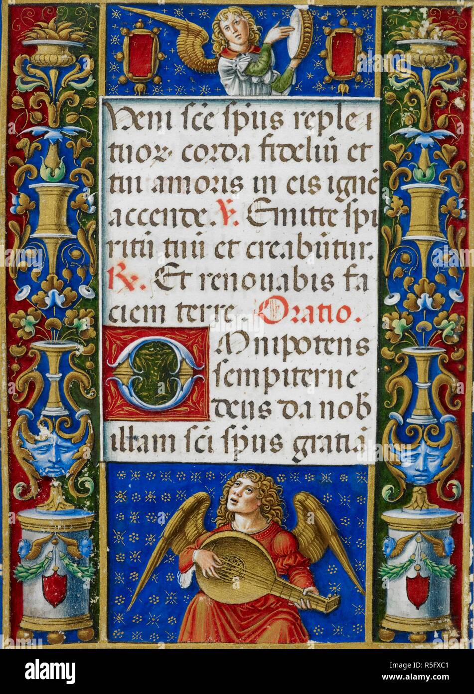 Angel playing a lute hi-res stock photography and images - Alamy