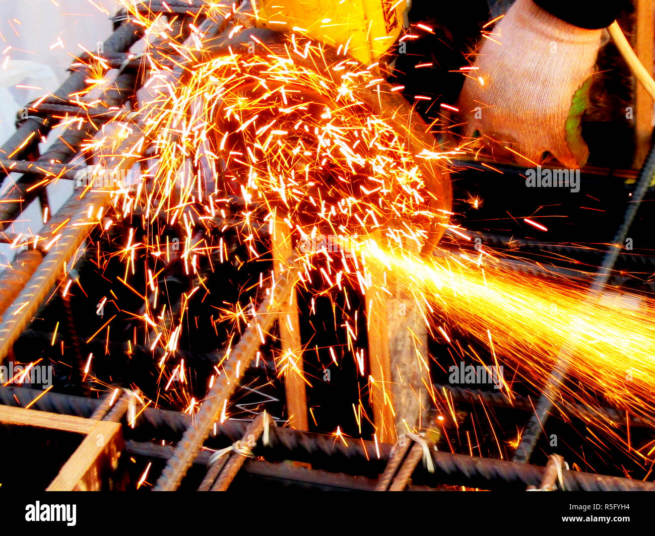 Best metal grinder hi-res stock photography and images - Alamy