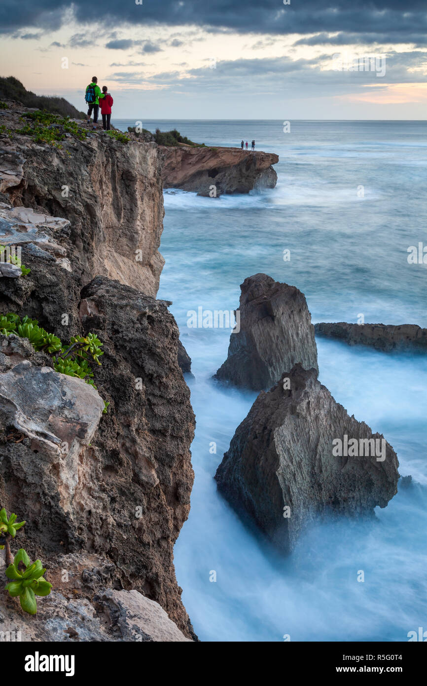 Pre-dawn light at Shipwreck Beach, in Poipu, Kauai Stock Photo - Alamy