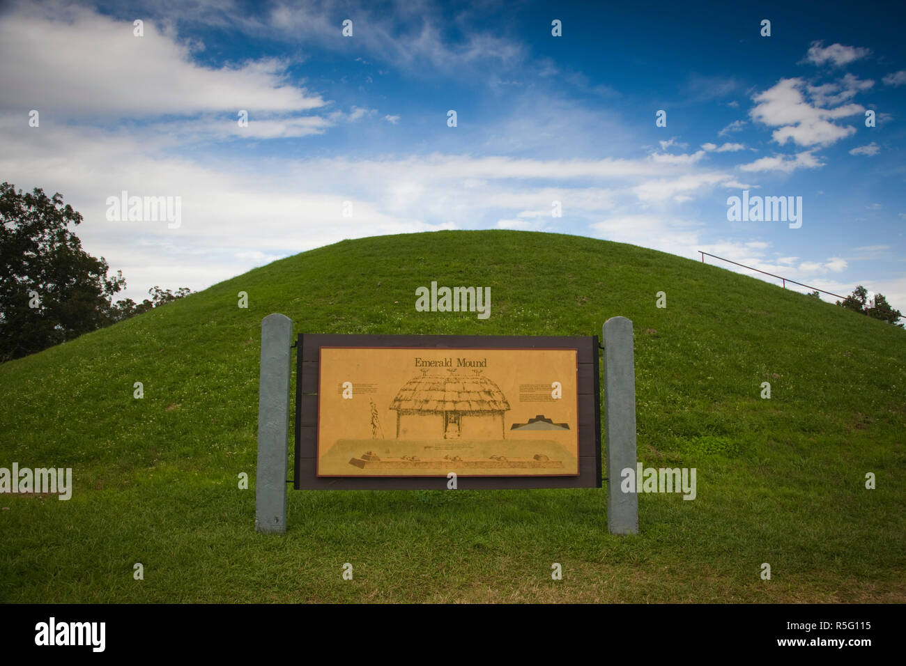 Native american mound hi-res stock photography and images - Alamy