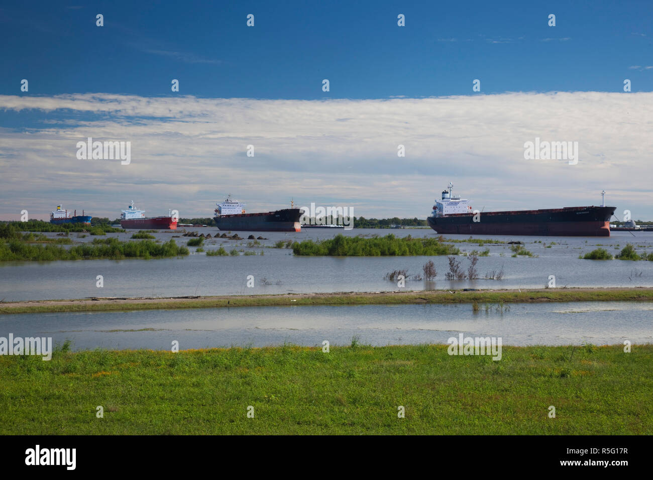 USA, Louisiana, Norco, Mississippi River, Oil Tankers Stock Photo - Alamy