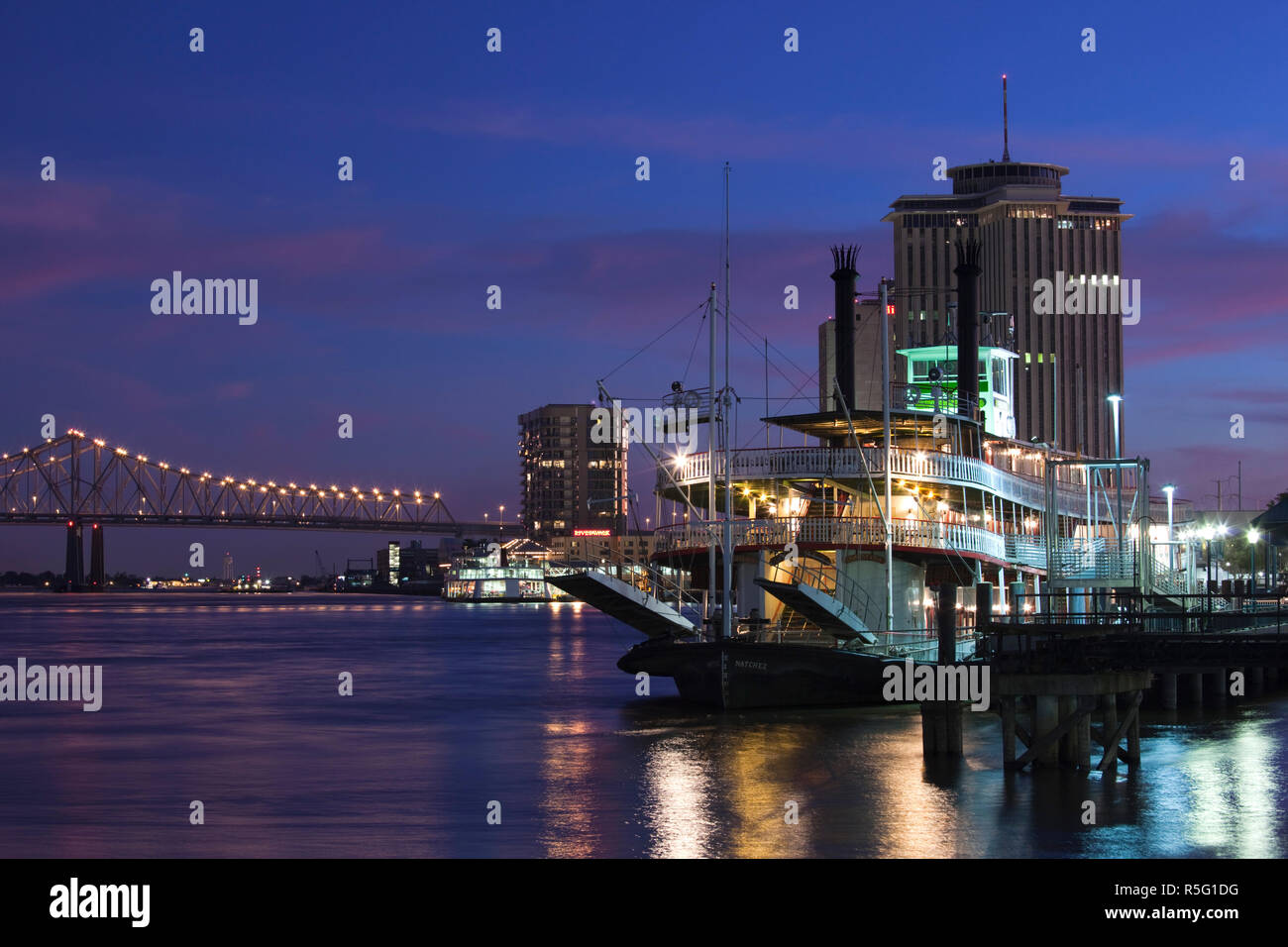 USA, Louisiana, New Orleans, World Trade Center, riverboat and ...