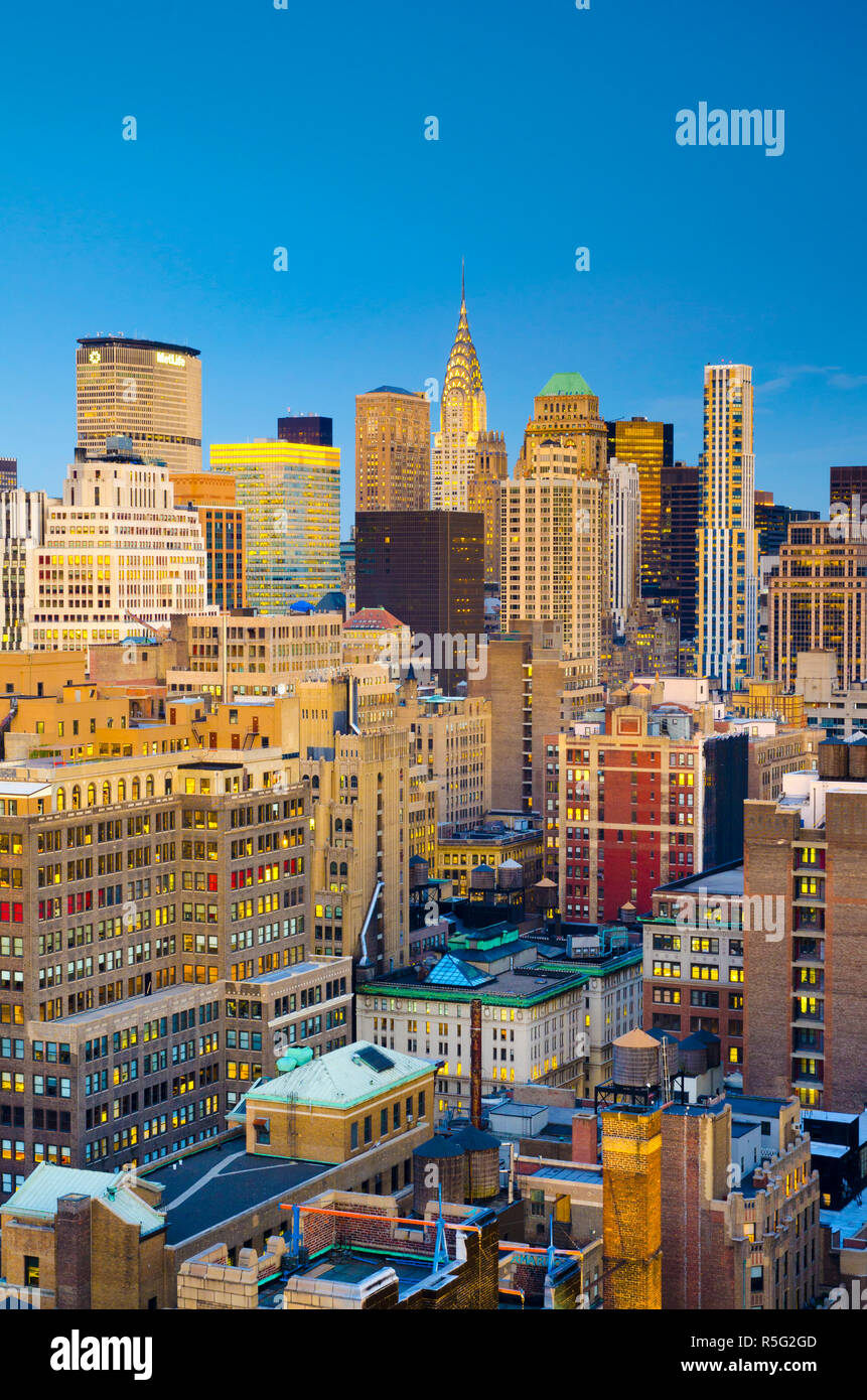 USA, New York, Manhattan, Midtown, Chrysler Building in centre Stock ...