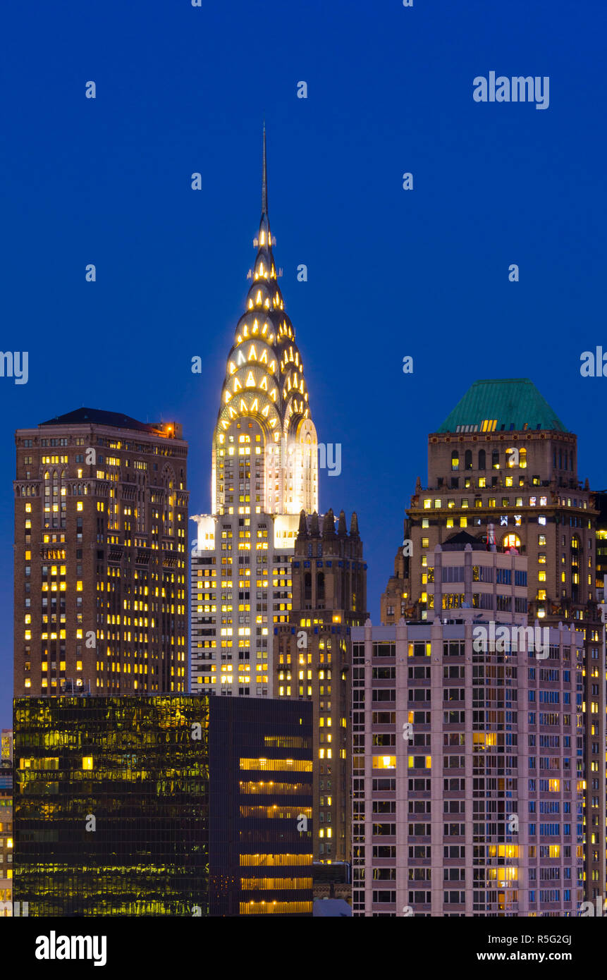 USA, New York, Manhattan, Midtown, Chrysler Building in centre Stock ...