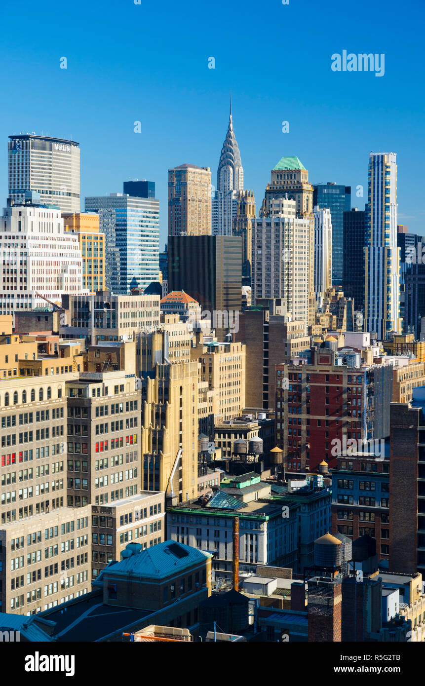 USA, New York, Manhattan, Midtown, Chrysler Building in centre Stock ...
