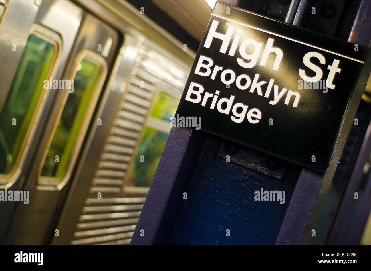 USA, New York, Brooklyn, Brooklyn Heights, High Street Subway Station ...