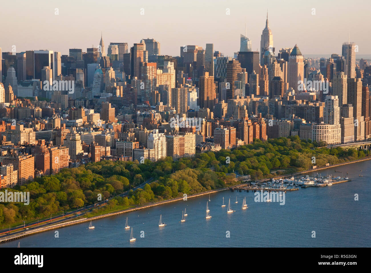 Midtown Mahattan Skyline High Resolution Stock Photography and Images ...