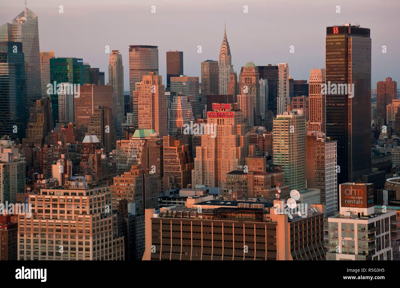 Midtown mahattan skyline hi-res stock photography and images - Alamy
