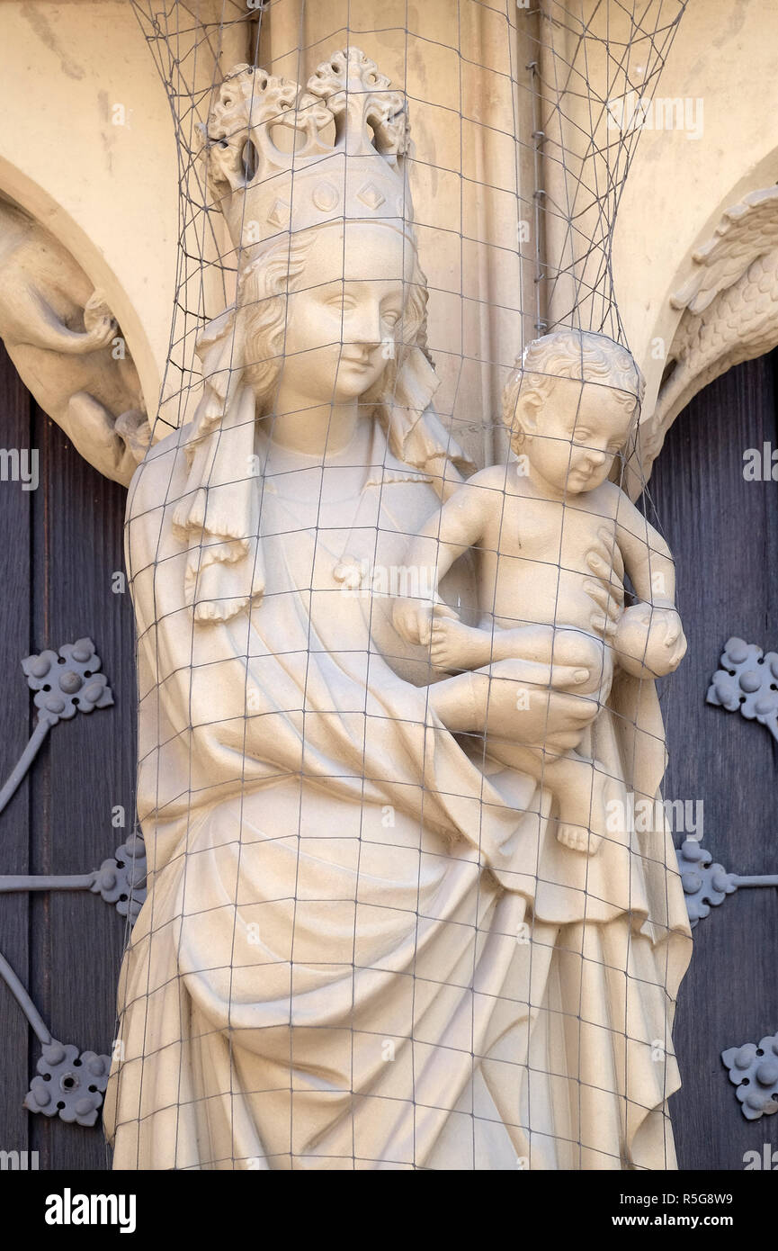 Virgin Mary with baby Jesus, main portal of the Marienkapelle in ...