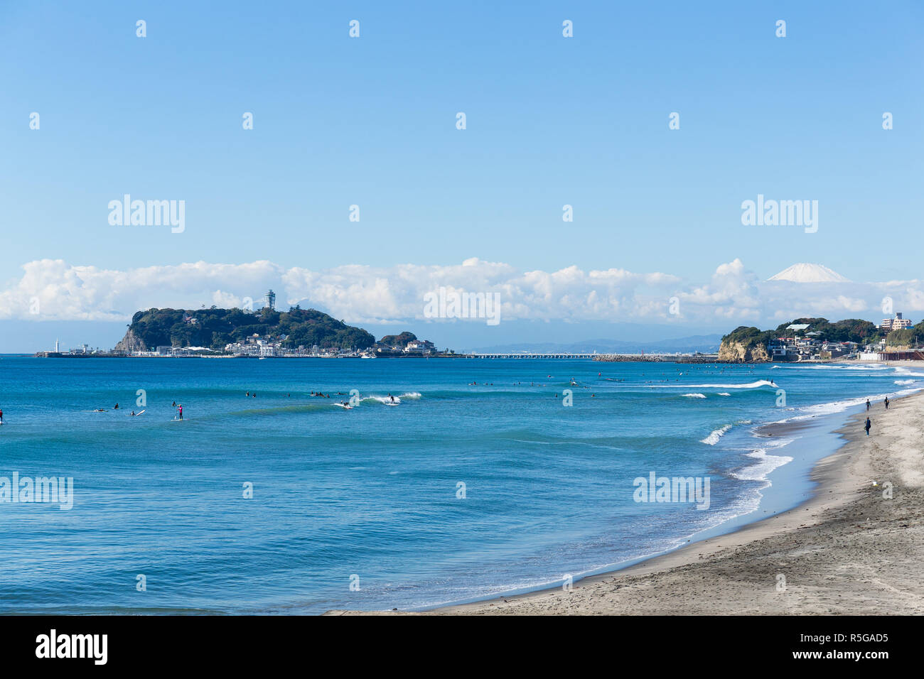 Shonan Beach in Chigasaki City Stock Photo - Alamy