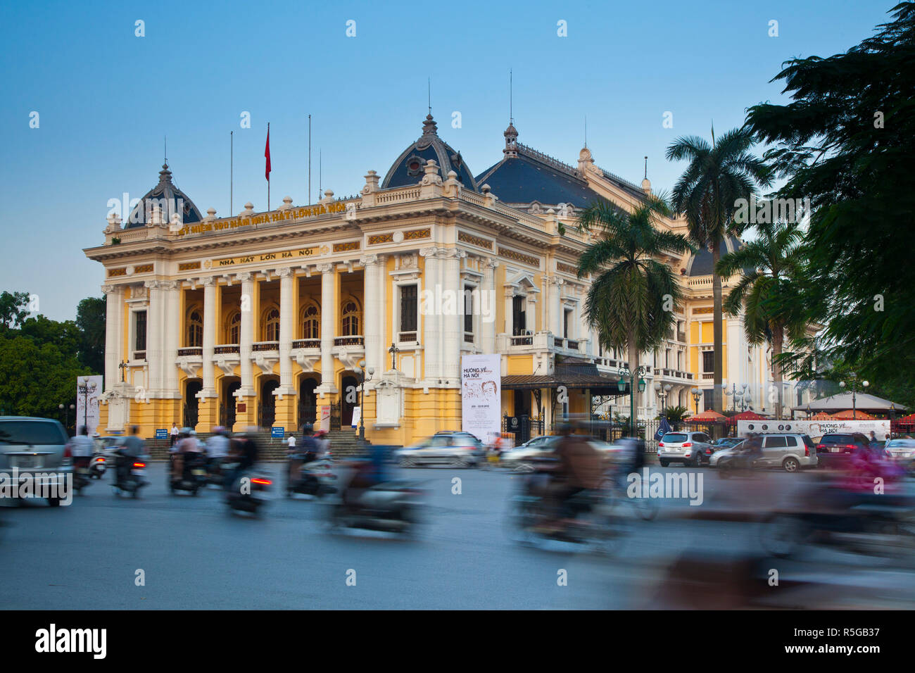 Opera House, Hanoi, Vietnam Stock Photo - Alamy