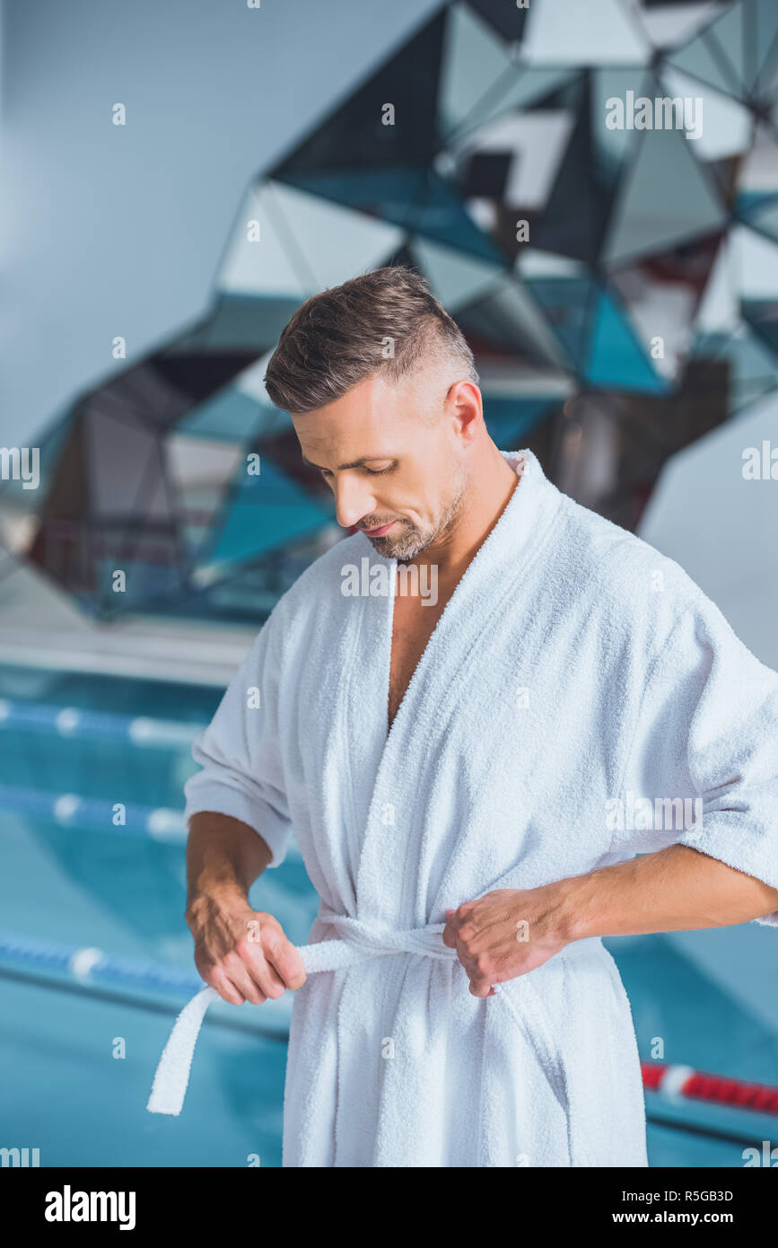 Untying hi-res stock photography and images - Alamy