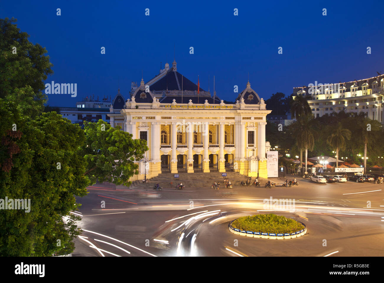Hanoi opera house at night hi-res stock photography and images - Alamy