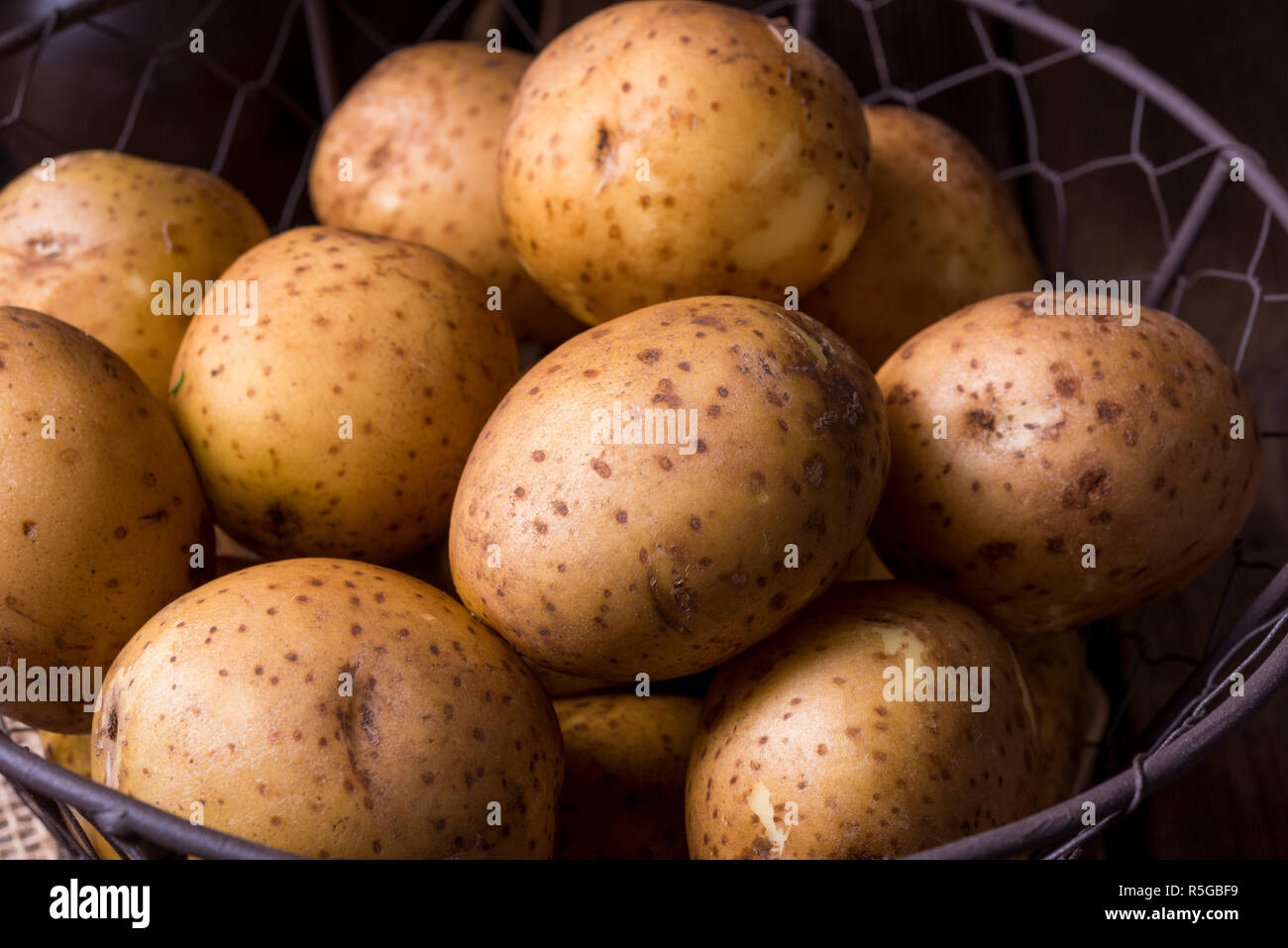 new small potatoes Stock Photo - Alamy
