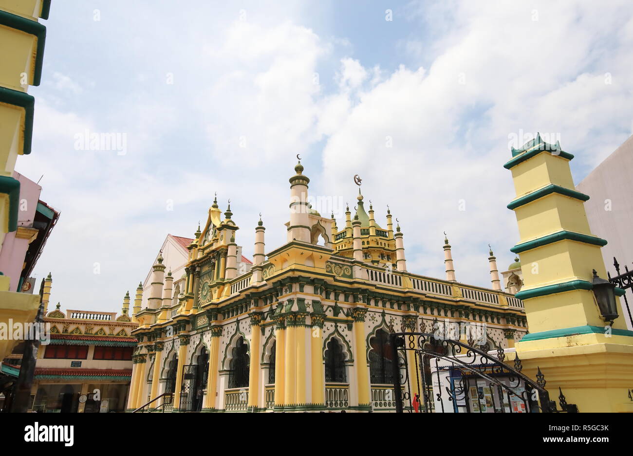 Abdul Gafoor Mosque Singapore Stock Photo - Alamy