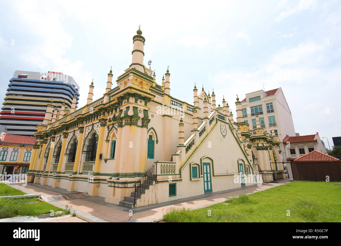 Abdul Gafoor Mosque Singapore Stock Photo - Alamy