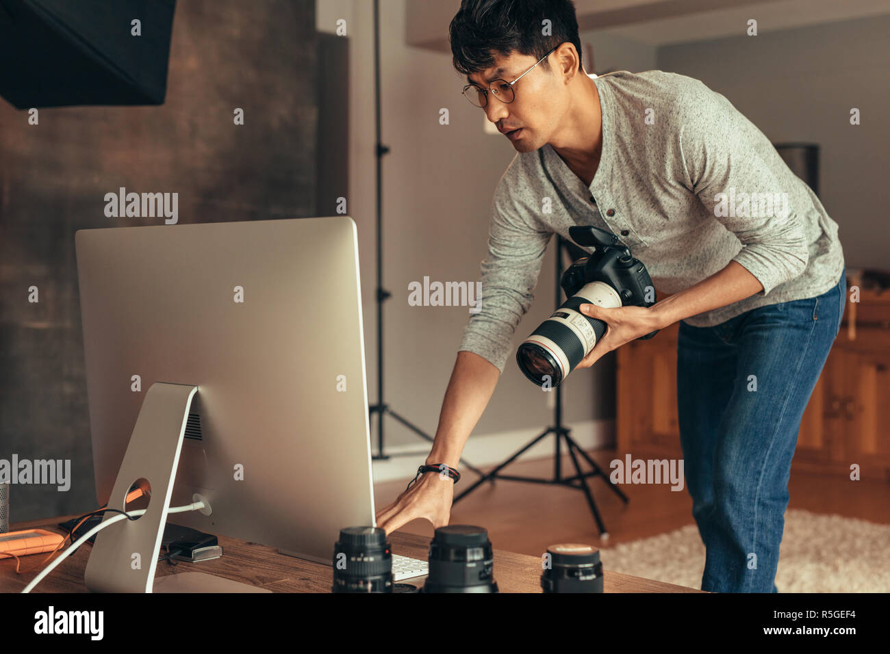 Desk Computer Photo Frame High Resolution Stock Photography and Images ...