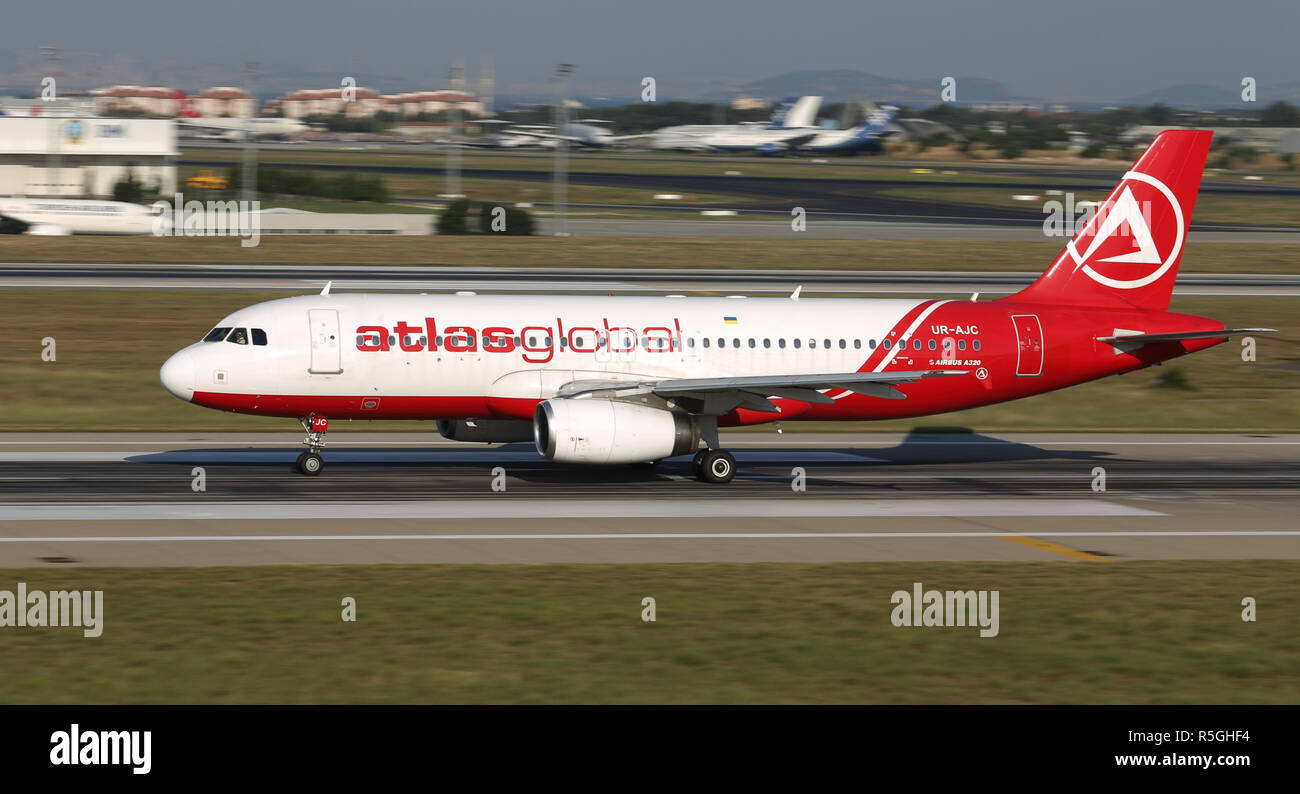Atlasjet a320 plane hi-res stock photography and images - Alamy