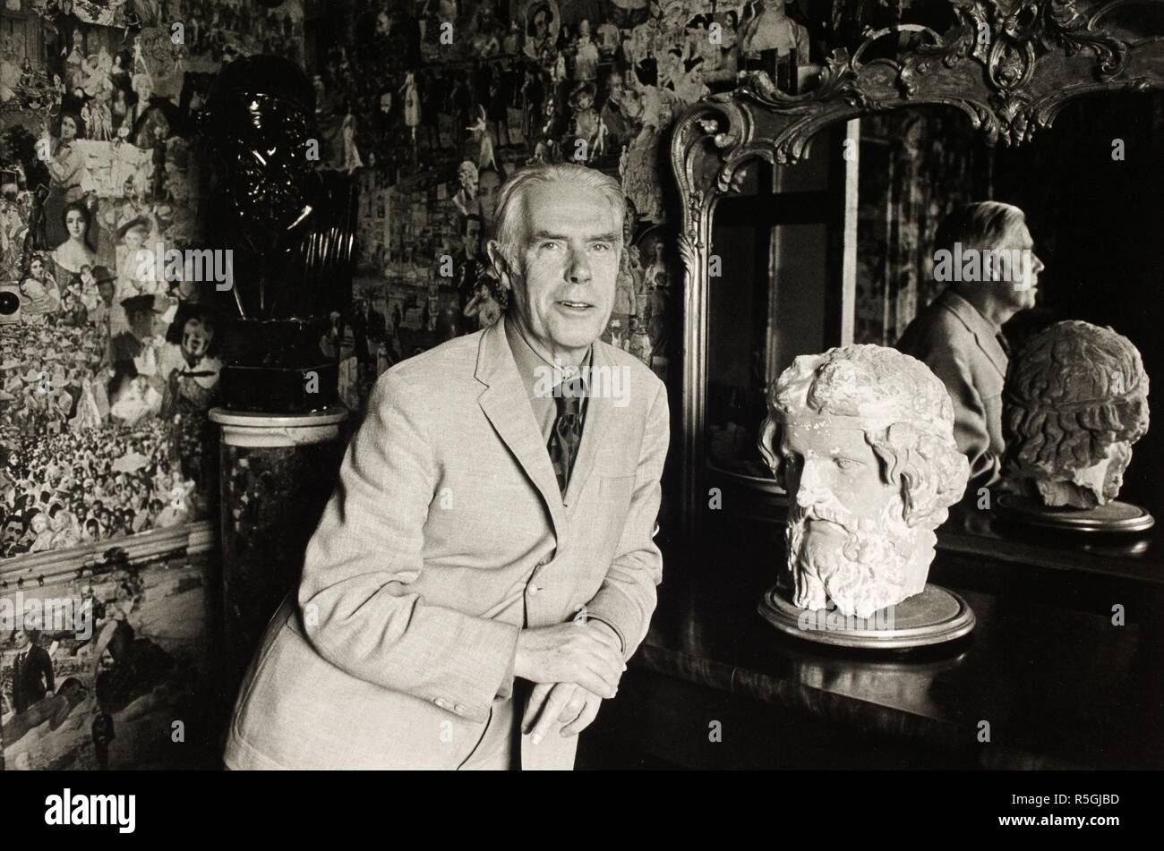 Anthony powell writer hi-res stock photography and images - Alamy